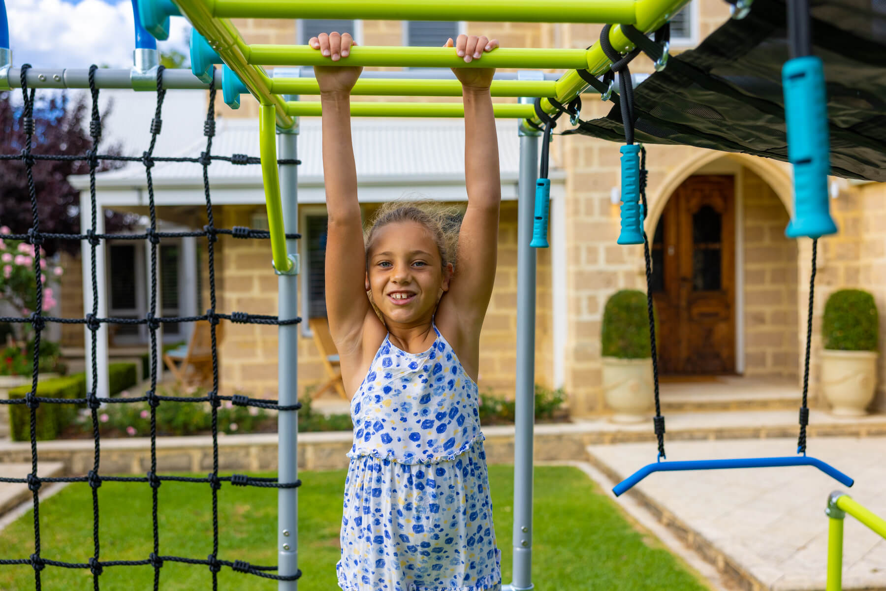 5 Fantastic Benefits of Monkey Bars | Growplay Monkey Bars - Growplay ...